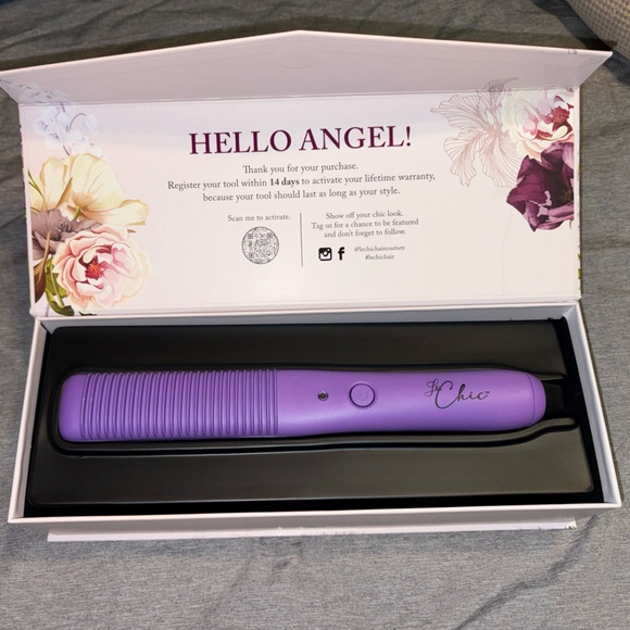 Le Chic | Hair | New In Box Le Chic Tres Chic Ionic Comb | Poshmark